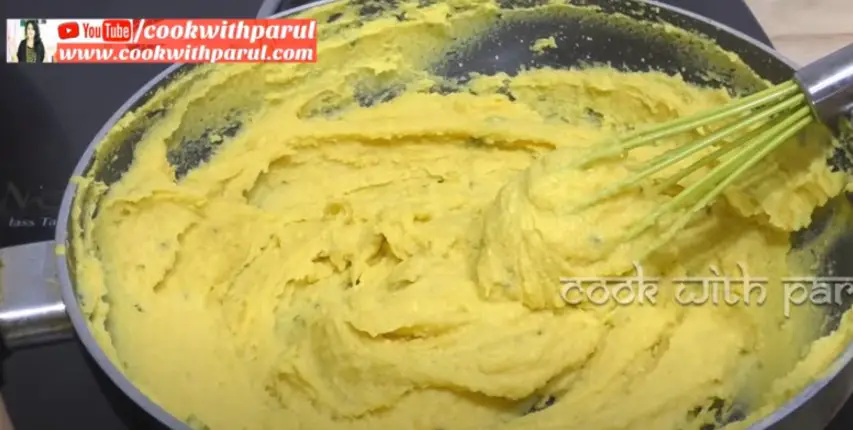 Instant Rava Snacks Recipe | Suji Balls Recipe | Semolina Snacks Recipe