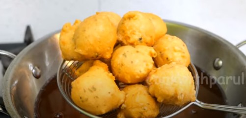 South Indian Style Rasam Vada Recipe | How to make Rasam Vada at Home ...