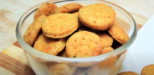 Achari Mathri Recipe | How to make Achari Mathri at Home | Easy Mathri ...