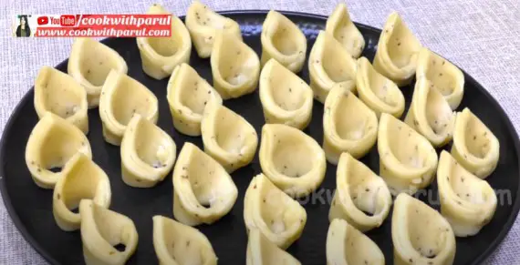 Layered Mathri Recipe | How to make Layered Mathri at Home | Easy ...