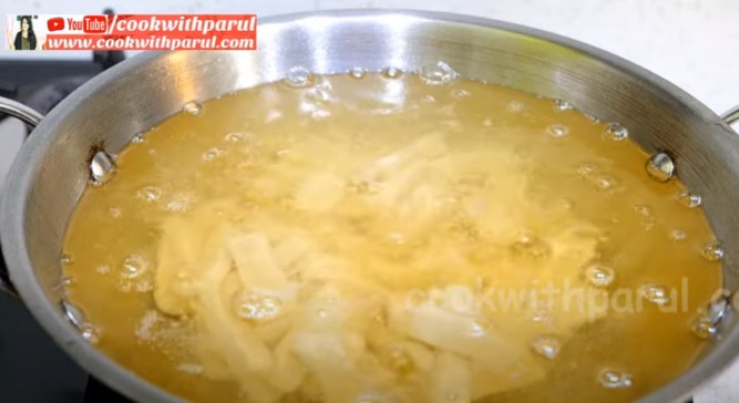 Shakkar Para Recipe | Shakkarpara Ki Recipe | Shakkarpali Recipe - Cook ...