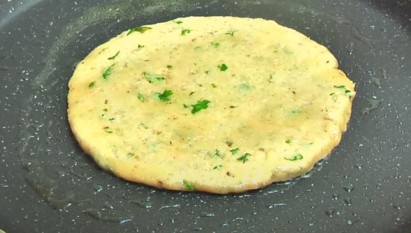 Aloo Sooji Masala Roti Recipe | How to make Aloo Sooji Paratha at Home ...