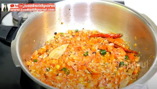 Masala Dalia Khichdi Recipe | Vegetable Dalia Khichdi Recipe | Fada Ni ...