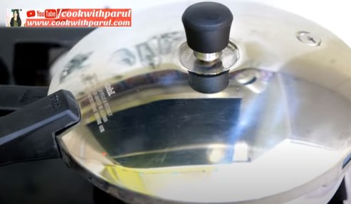 Masala Dalia Khichdi Recipe | Vegetable Dalia Khichdi Recipe | Fada Ni ...