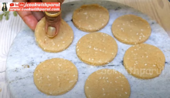 Khasta Suji Mathri Recipe | How to make Suji Mathri at Home | Rava ...