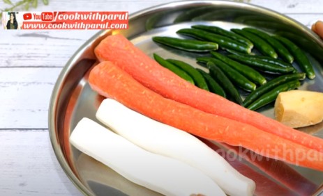 Gajar Muli Mix Achar Recipe in Hindi | गाजर मुली का आचार कैसे बनाएं ...