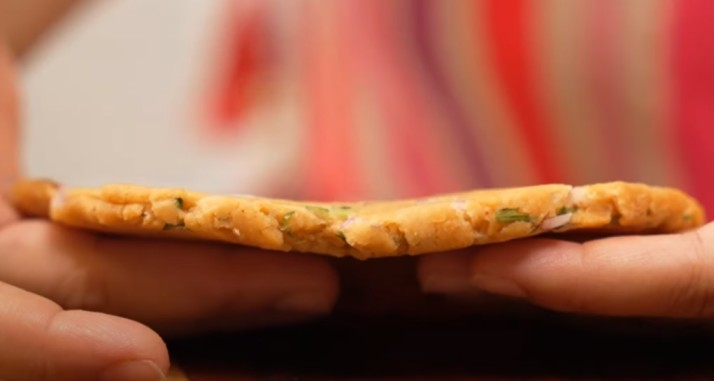 Sindhi Koki Recipe | Koki Paratha Recipe | Healthy Atta Sindhi Koki ...