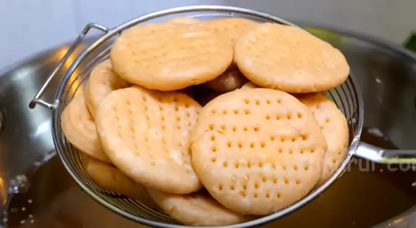 Meethi Mathri Recipe | Mathri Shakarpara Recipe | Meethi Mathri ...